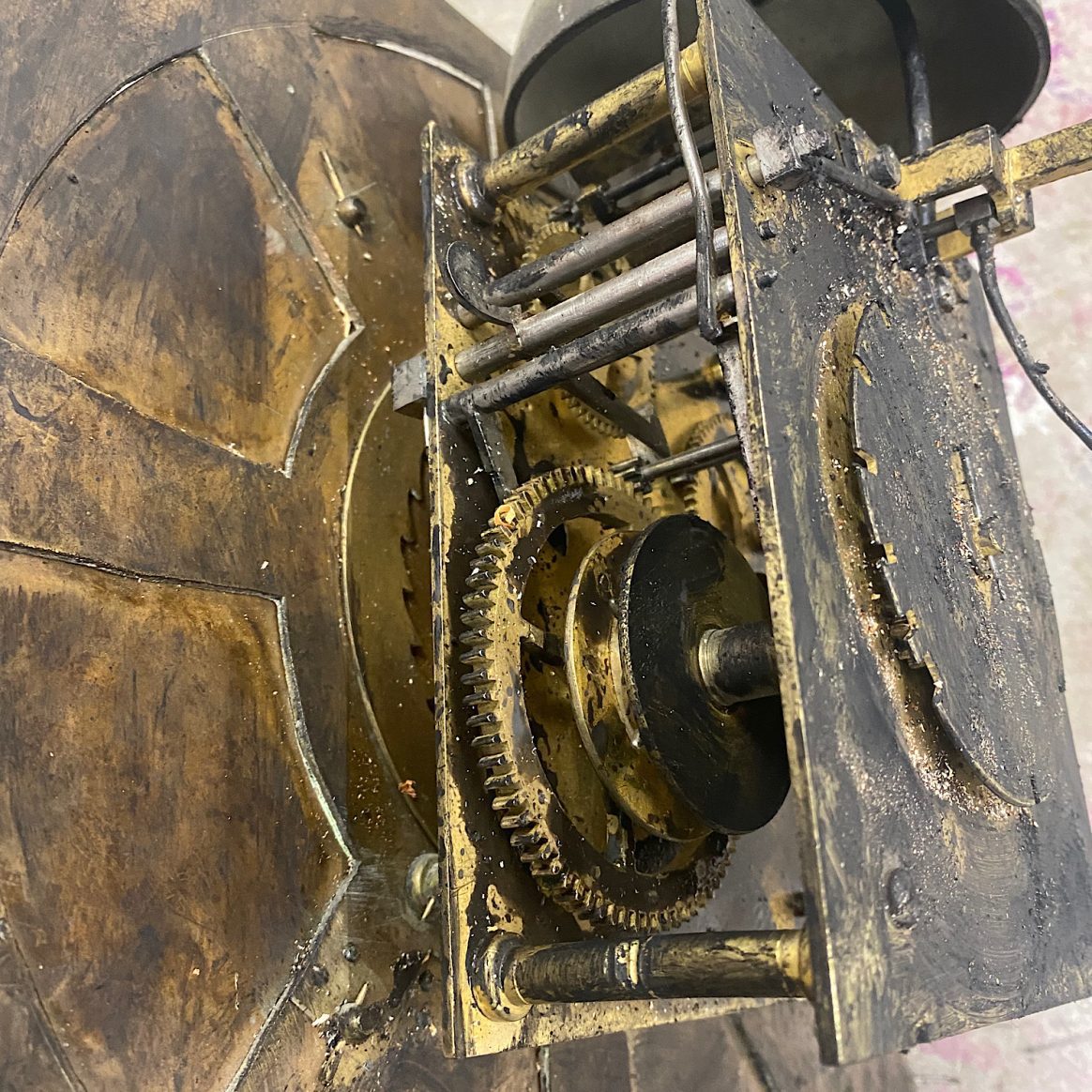 How To Clean A Clock Mechanism - Priory Polishes